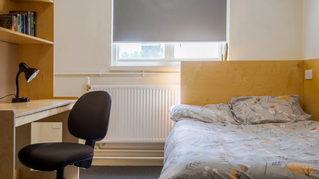 En suite bedroom in Raymont Hall - Goldsmiths Virtual Tour